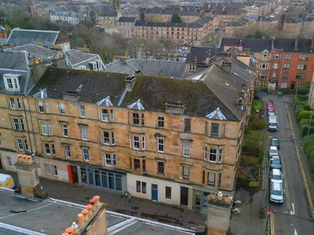 Glasgow, G12 2 bed flat to rent £1,395 pcm £322 pw