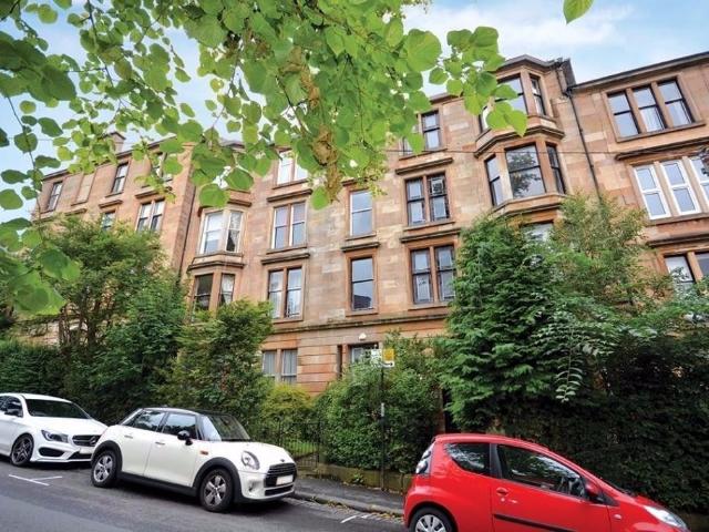 Glasgow, Lanarkshire G12, 3 bed flat to rent, £1,895 pcm | PrimeLocation