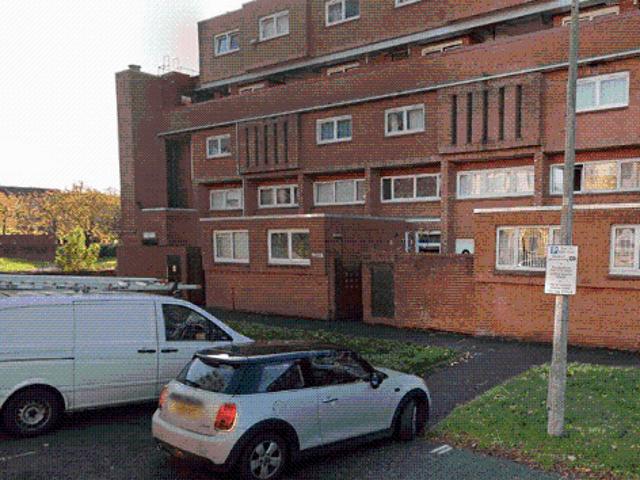 Glasgow, Lanarkshire, G20 3 bed semi detached house to rent £1,695 pcm £391 pw