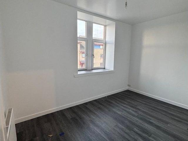 Glasgow Road, Hamilton ML3, 2 bed flat to rent, £849 pcm | PrimeLocation