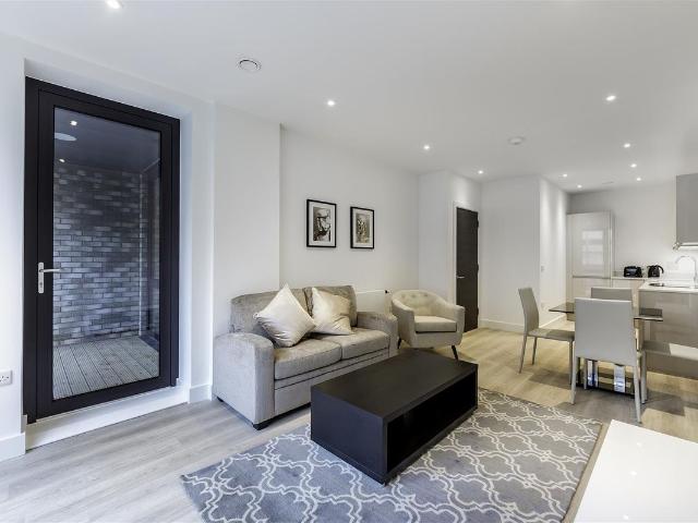 Glass Blowers House, Valencia Close, Poplar, London E14, 1 bed flat to rent, £1,850 pcm | PrimeLocation