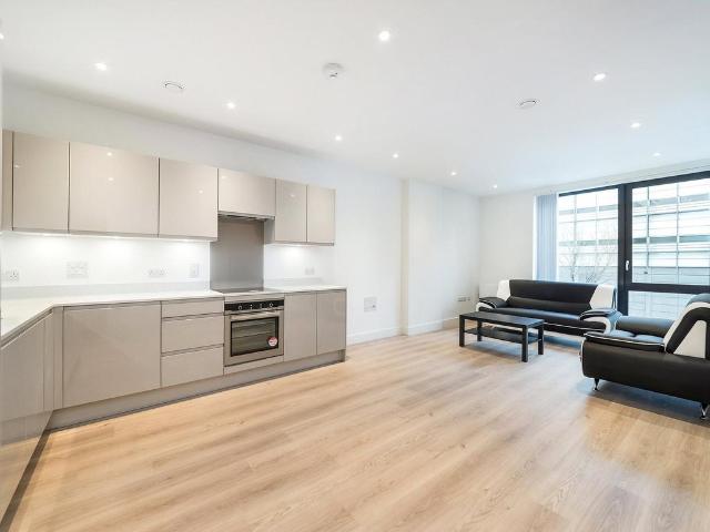 Glass Blowers House, 15 Valencia. 2 bed apartment to rent £2,396 pcm £553 pw