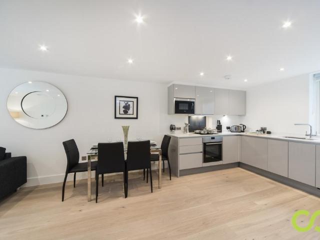 Glass House, Tower Bridge Road, SE1 2 bed flat to rent £2,600 pcm £600 pw