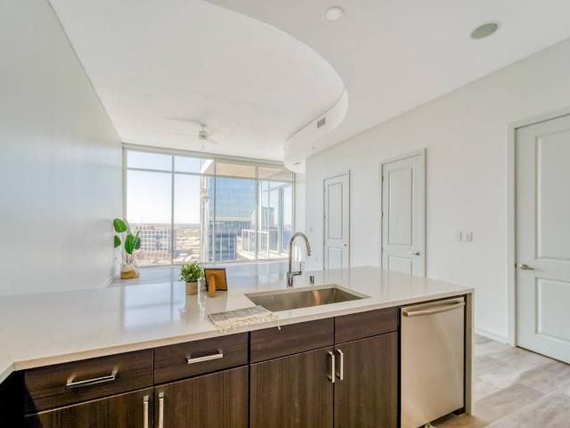 Glass House by Windsor 1 Bedroom Apartment for Rent at 2728 Mckinnon St, Dallas, TX 75201 Uptown