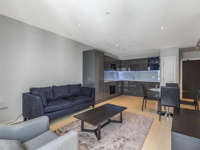 Glasshouse Gardens, London, E20 1 bed flat to rent £2,450 pcm £565 pw