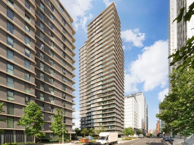 Glasshouse Gardens, London E20 2 bed flat to rent £2,800 pcm £646 pw