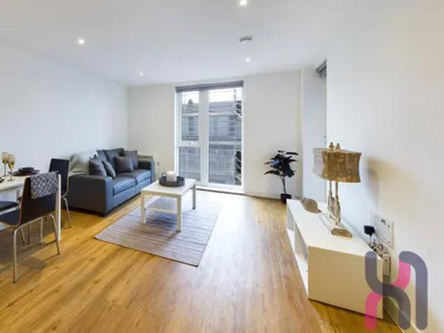 Glasshouse, 70 Shudehill, Manchester, M4 4AF, United Kingdom | 3 bed apartment for rent #160500040 | Rentberry