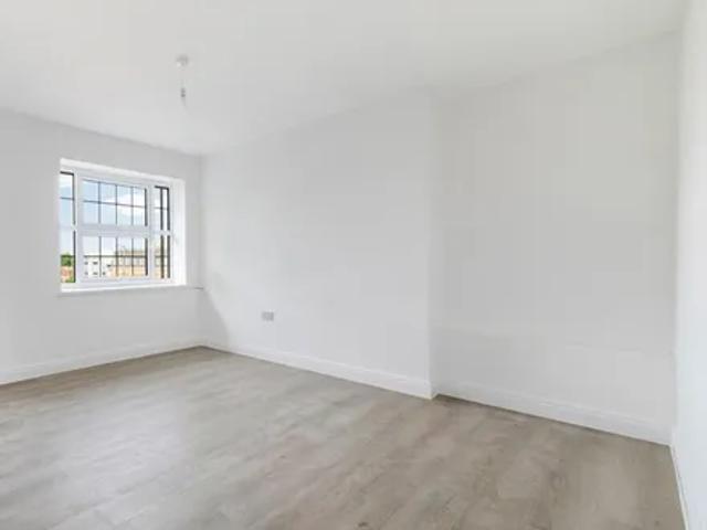 Glebe Court, London, CR4 3UA, United Kingdom | 2 bed apartment for rent #124400917 | Rentberry