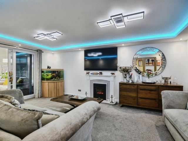 Glebe Close