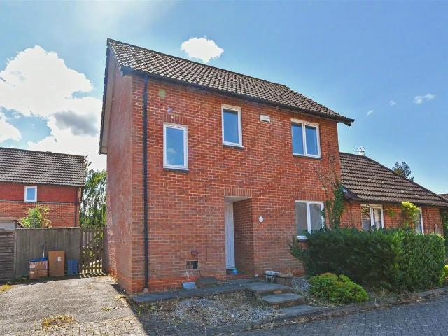 Glebe Close, Loughton, Milton Keynes MK5, 3 bed semi detached house to rent, £1,600 pcm | PrimeLocation