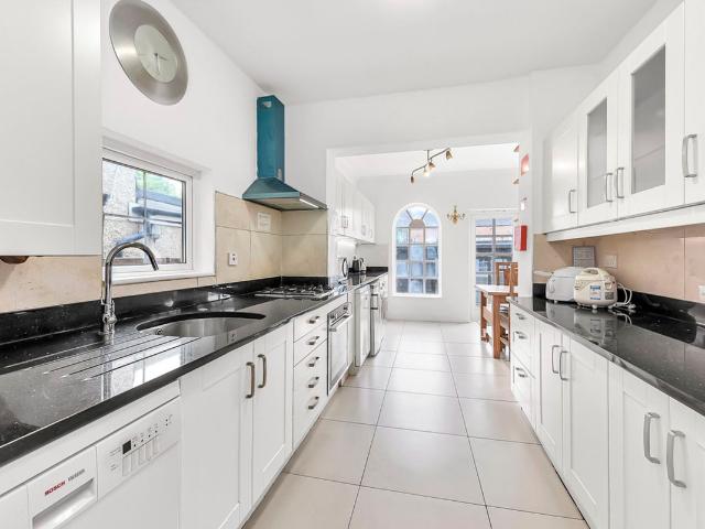 Glebe Crescent, Hendon NW4, 5 bed semi detached house to rent, £6,000 pcm | PrimeLocation