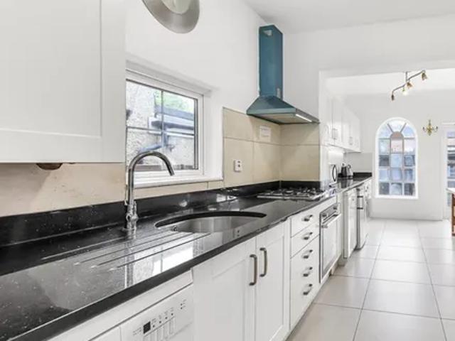 Glebe Crescent, London, NW4 1BU, United Kingdom | 5 bed duplex for rent #136749385 | Rentberry