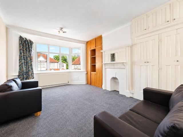 Glebe Crescent, London NW4, 2 bed flat to rent, £1,690 pcm | PrimeLocation