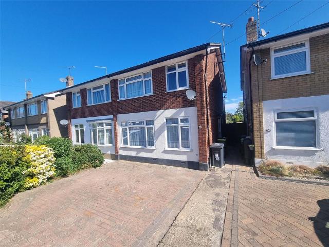 Glebe Drive, Rayleigh, Essex SS6, 3 bed detached house to rent, £1,750 pcm | PrimeLocation