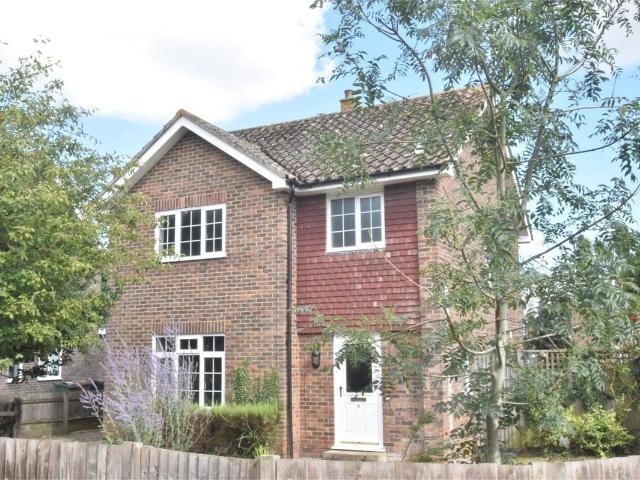 Glebe Gardens, Lenham ME17, 3 bed detached house to rent, £1,695 pcm | PrimeLocation