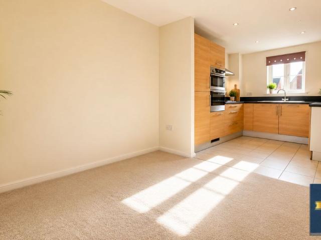 Glebe Road, Colchester CO2, 4 bed shared accommodation to rent, £1,900 pcm | PrimeLocation