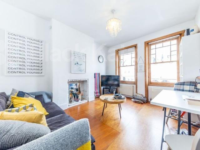 Glebe Road, Crouch End N8, 2 bed flat to rent, £2,275 pcm | PrimeLocation