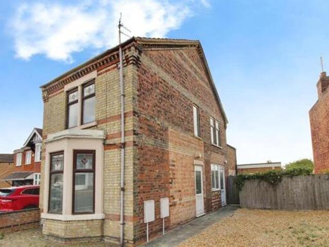 Glebe Road, Peterborough, 2 Bedroom Flat