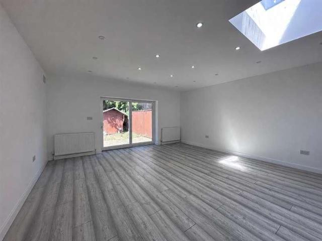 Glebe Road, Stanmore, HA7