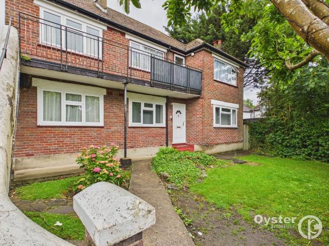 Glebe Road, Stanmore, HA7 2 bed flat to rent £1,850 pcm £427 pw