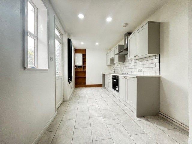 Glebe Street, Nottingham NG17, 3 bed semi detached house to rent, £895 pcm | PrimeLocation
