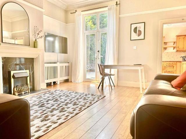 Glebe Street Room 5