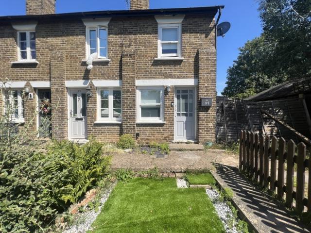 Glebeland Gardens, Shepperton 2 bedrooms Property for lettings Seymours