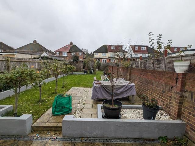 Gledwood Avenue, Hayes, Greater London UB4, 4 bed terraced house to rent, £2,550 pcm | PrimeLocation