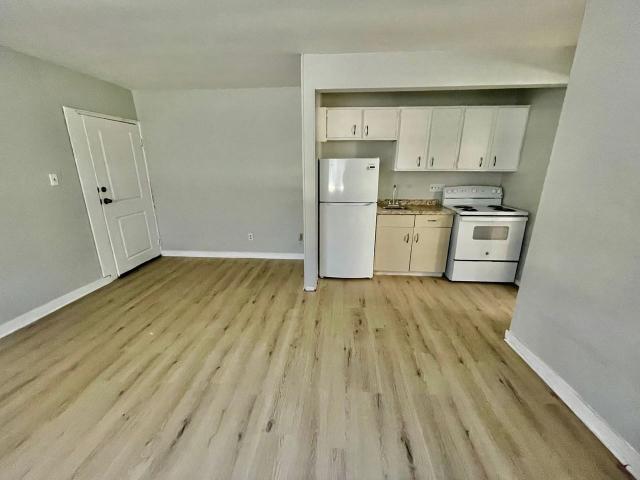 Glen Oaks Apartments 2 Bedroom Apartment for Rent at 2860 Harrison Ave, Cincinnati, OH 45211 Westwood