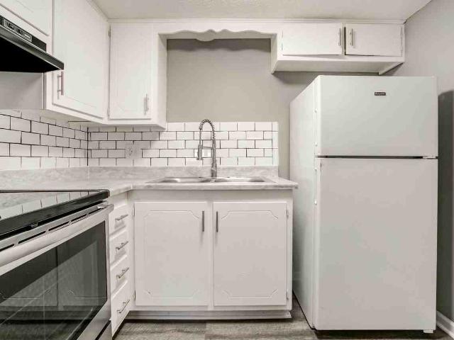 Glen Oaks Apartments 2 Bedroom Apartment for Rent at 3050 N 58th St, Kansas City, KS 66104 Bethel Welborn