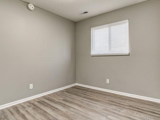 Glen Oaks Apartments 2 Bedroom Apartment for Rent at 3050 N 58th St, Kansas City, KS 66104 Bethel Welborn