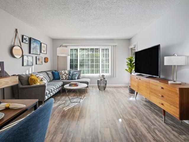 Glen Oaks One Bedroom