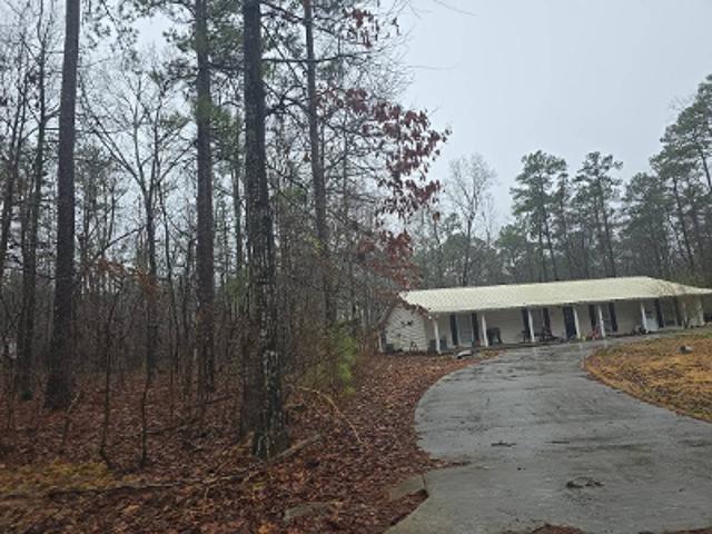 Glen Oaks Ln