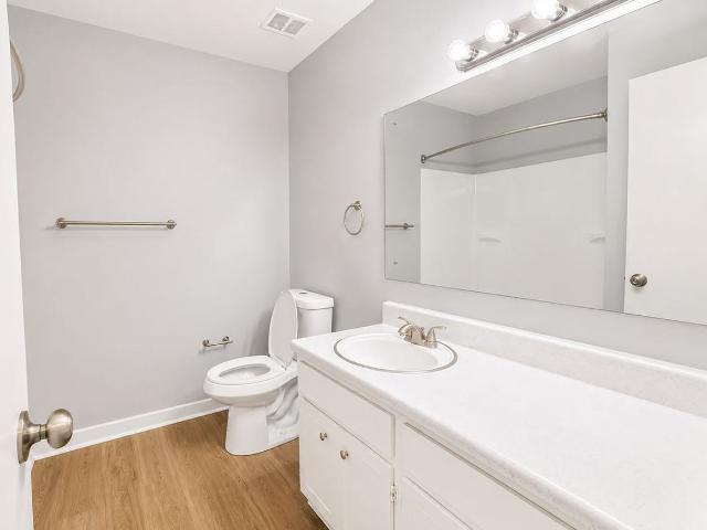 Glen Oaks Luxury Apartment Homes 1 Bedroom Apartment for Rent at 412 Fairfax Dr, Fairfield, AL 35064
