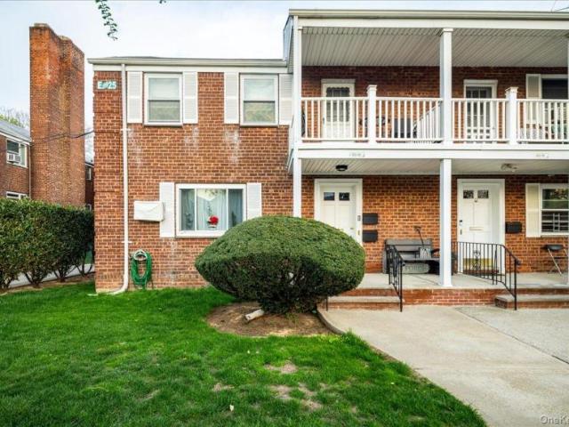 Glen Oaks NY 11004 102244173
