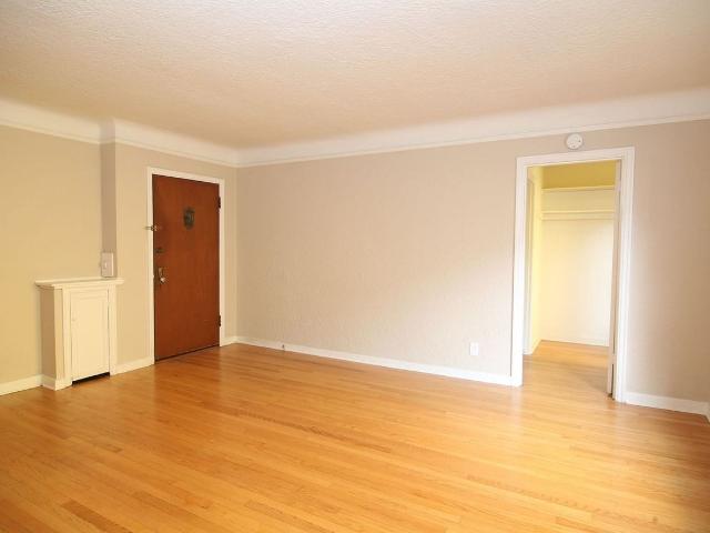 Glen Arms Studio Apartment for Rent at 512 Boylston Ave E, Seattle, WA 98102 Broadway