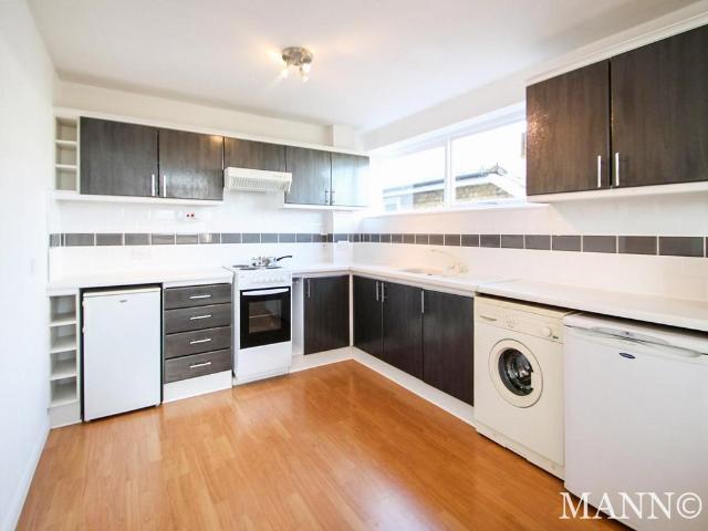 Glen Court, London, SE12 2 bed apartment to rent £1,650 pcm £381 pw