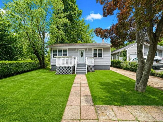 Glen Dr, Shirley, Home For Sale