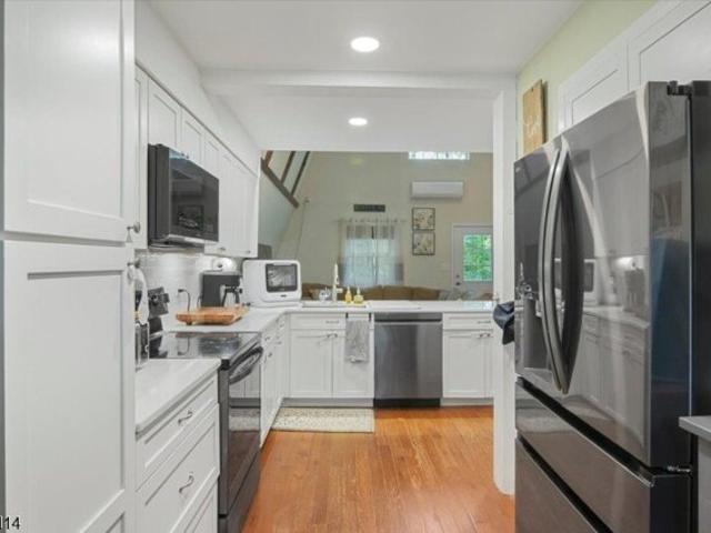 Glen Dr, Vernon, Home For Sale