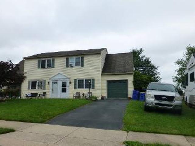 Glen Hollow Dr