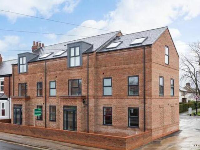 Glen House, Hawthorn Grove, 2 Bedroom Flat