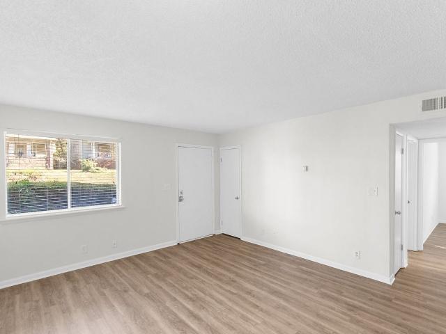 Glen Iris Arms 2 Bedroom Apartment for Rent at 1620 11th Pl S, Birmingham, AL 35205 Glen Iris