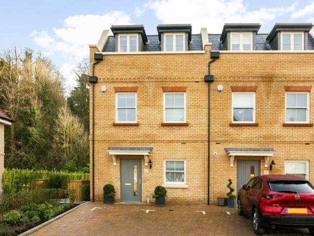 Glen Island, Taplow, Maidenhead SL6, 3 bed end terrace house to rent, £4,000 pcm | PrimeLocation