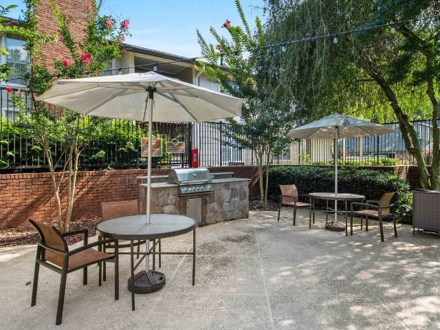 Glen Lake 3 Bedroom Apartment for Rent at 6901 Glenlake Pkwy Ne, Sandy Springs, GA 30328 North Springs