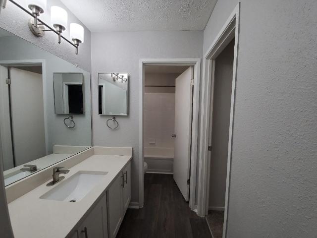 Glen Lake 1 Bedroom Apartment for Rent at 6901 Glenlake Pkwy Ne, Sandy Springs, GA 30328 North Springs