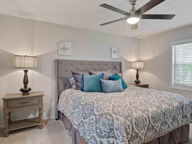 Glen Lake 2 Bedroom Apartment for Rent at 6901 Glenlake Pkwy Ne, Sandy Springs, GA 30328 North Springs