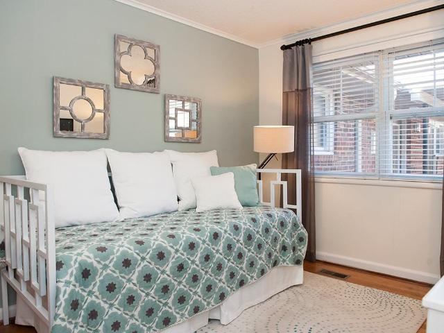 Glen Lennox North 3 Bedroom Apartment for Rent at 140 Hamilton Rd, Chapel Hill, NC 27517
