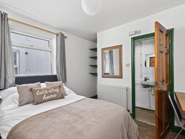 Glen Park Avenue, Mutley, Plymouth PL4, Room to rent, £625 pcm | PrimeLocation