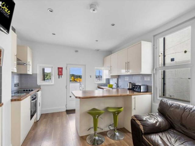 Glen Park Avenue, Plymouth, 6 bedroom, Terraced