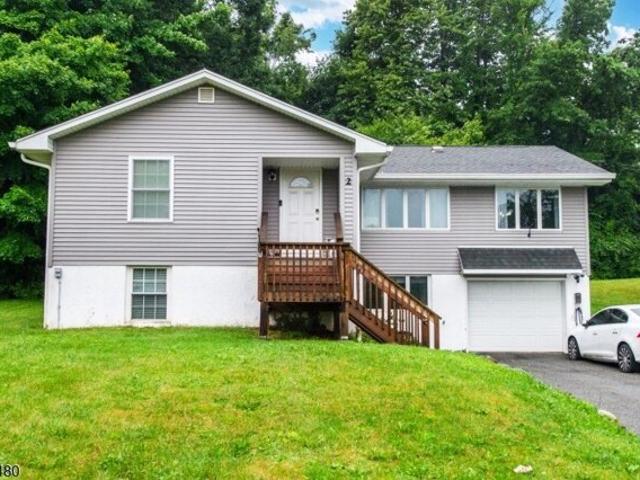 Glen Rd N, Vernon, Home For Sale